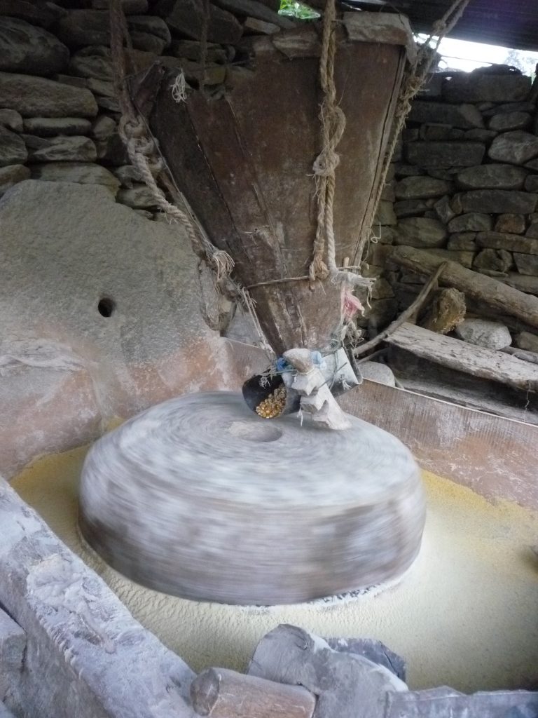 इन्द्रावतीमा पानी घट्ट गए क्रसर उद्योग आए « News of Nepal